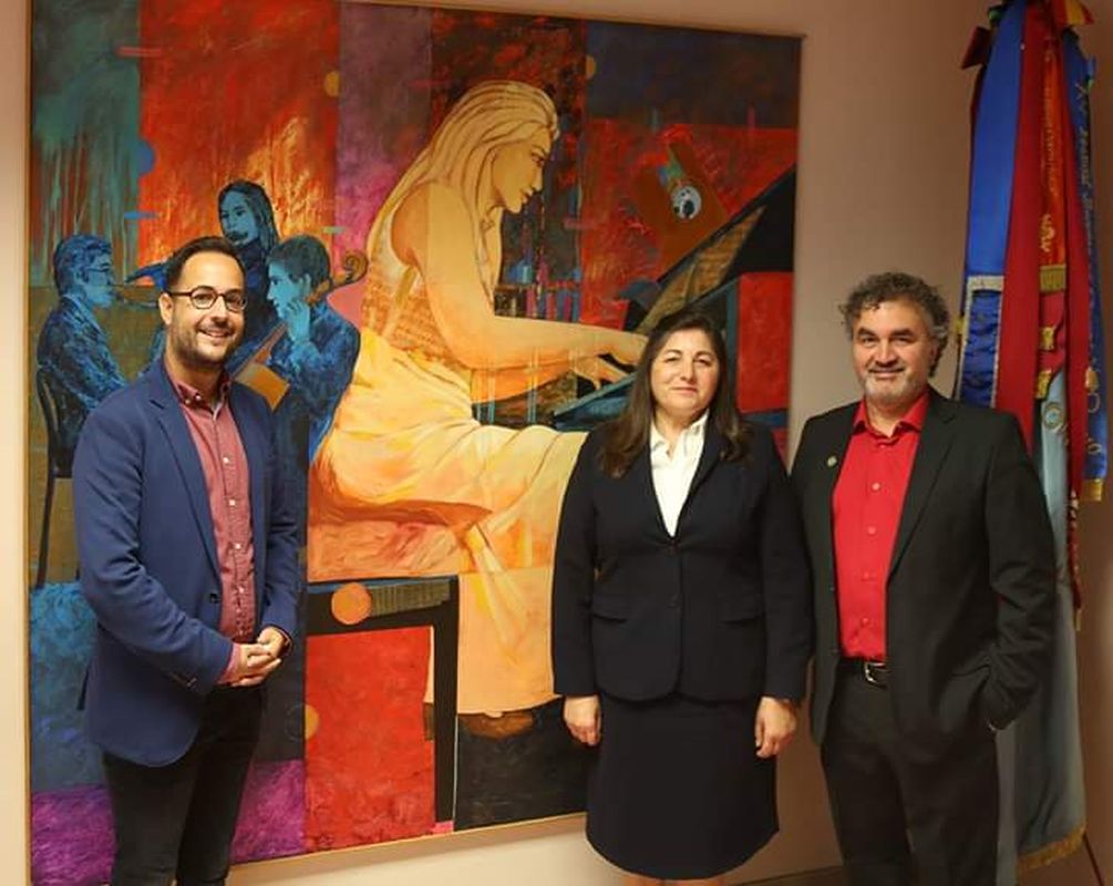 Una escultura de Maite Defruc conmemora el 125 aniversario de la ...