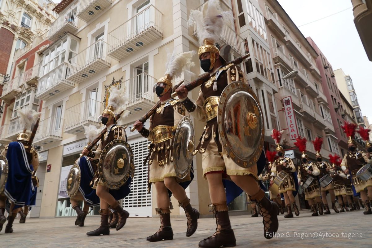 Los Judíos Marrajos se pasean por la calles del centro para anunciar la ...