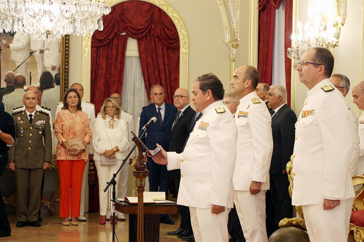 El vicealmirante Alfonso Delgado Moreno toma posesión como Almirante de ...