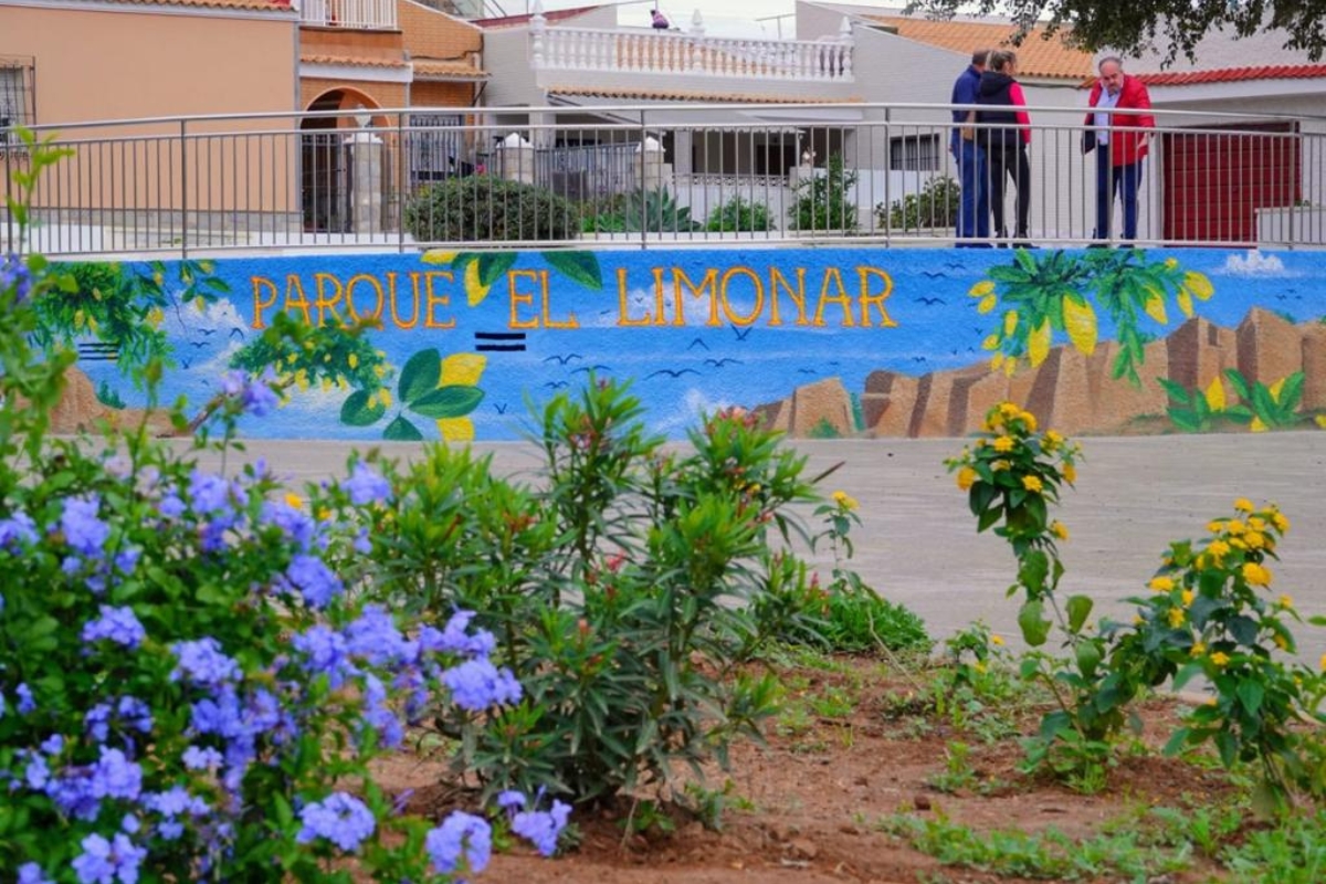 El parque El Limonar de Canteras estrena juegos infantiles, escenario y ...